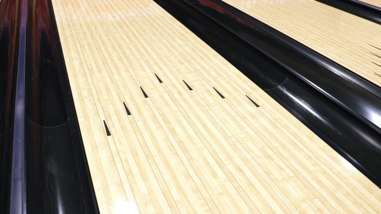 How To Aim In Bowling - 5 Essential Tips To Follow